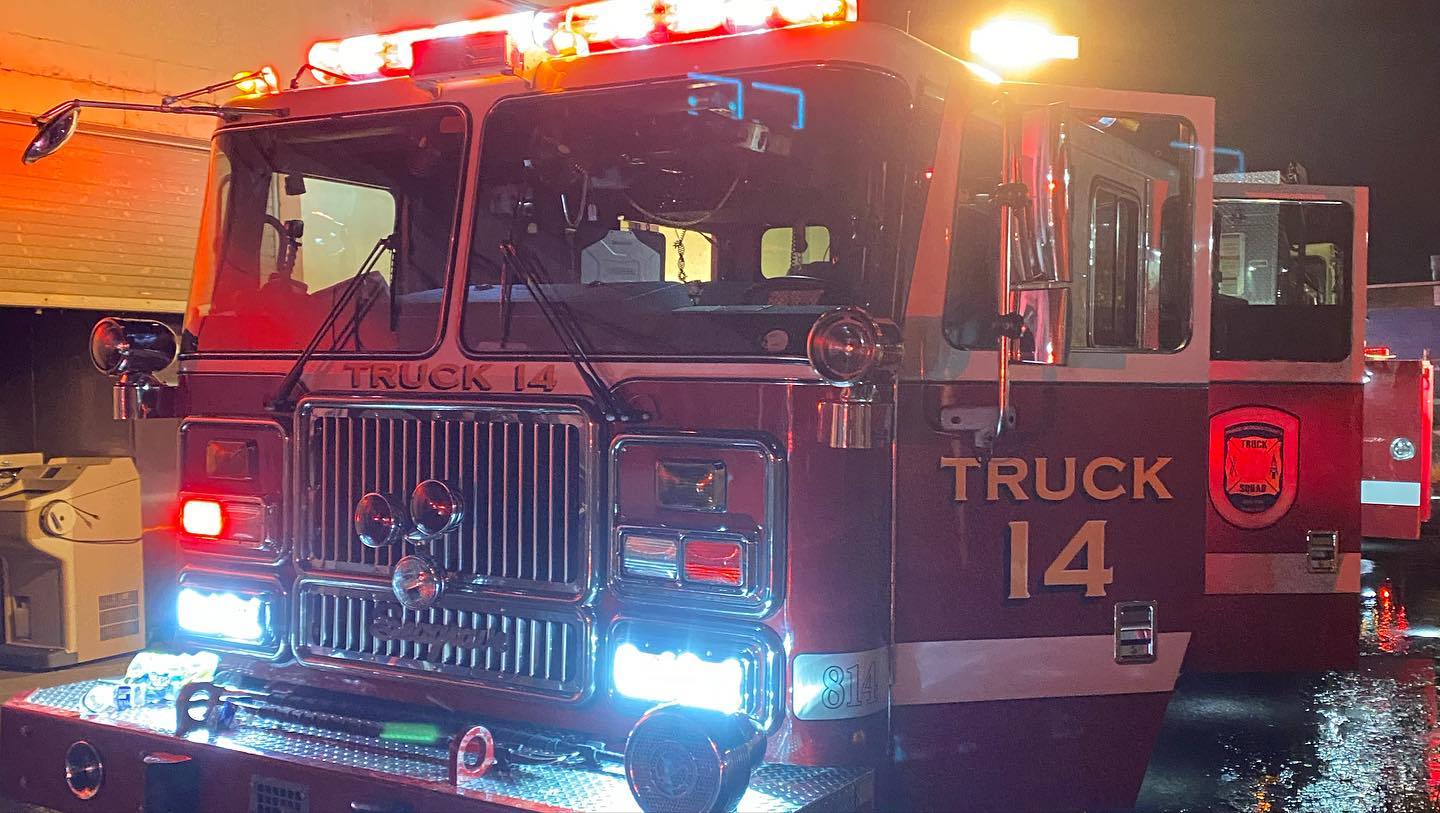 Truck & Chief 14B Handle Warehouse Fire - Berwyn Heights Volunteer Fire ...